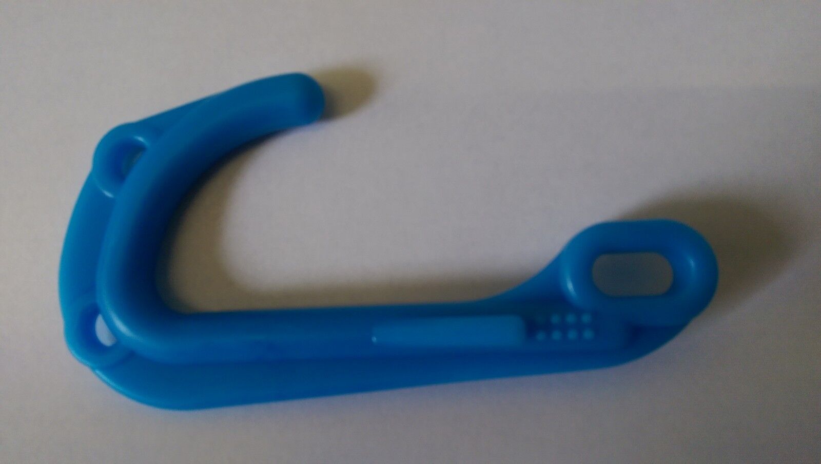 50 x Cheap Blue Plastic Creel Hooks fo Lobster Pots Lobster Fishing ...