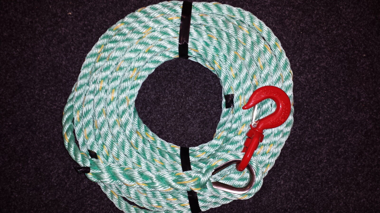 Gin Wheel Rope - 20 Metres of Polysteel Rope with a 1.5 Ton Swivel Hook ...