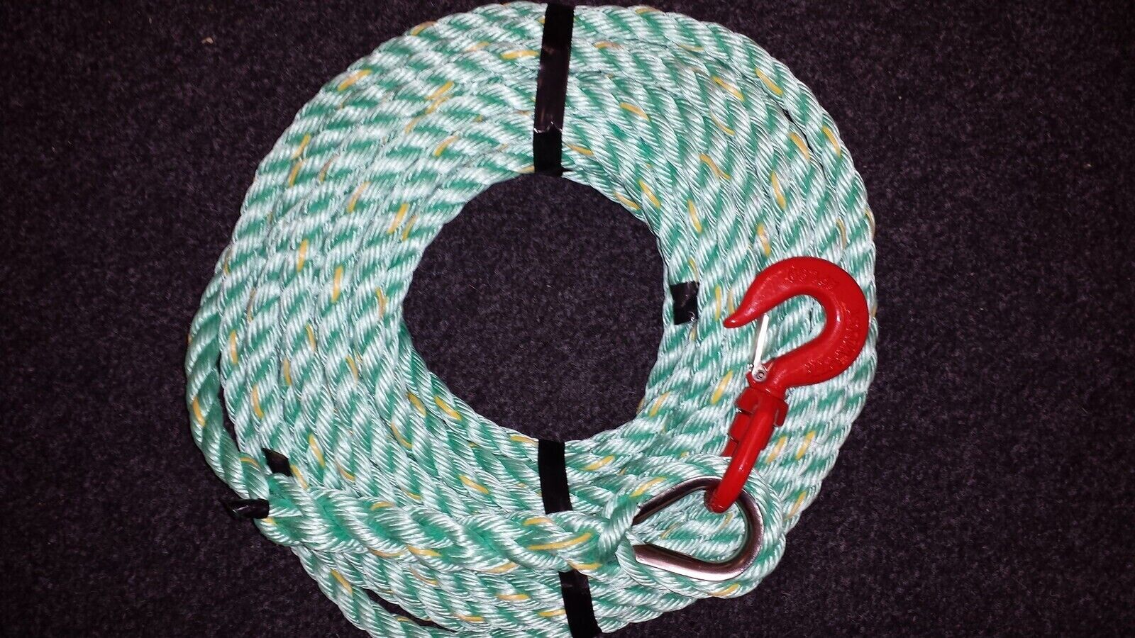 Gin Wheel Rope - 20 Metres of Polysteel Rope with a 1.5 Ton Swivel Hook ...