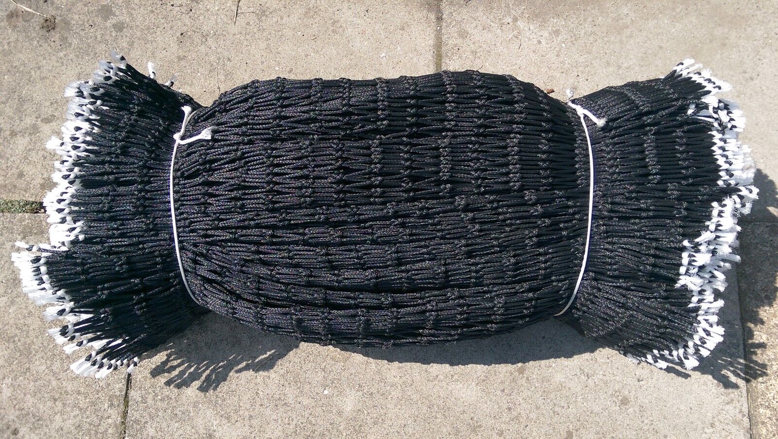 4mm Black Braided Pot Netting Fishing Trawler Nets 1000 x 9.5 x 70mm ...