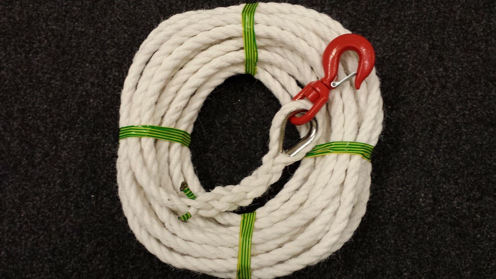 Gin Wheel Rope - 20 M of 16mm Staplespun Rope with 1.5TON Swivel Hook ...