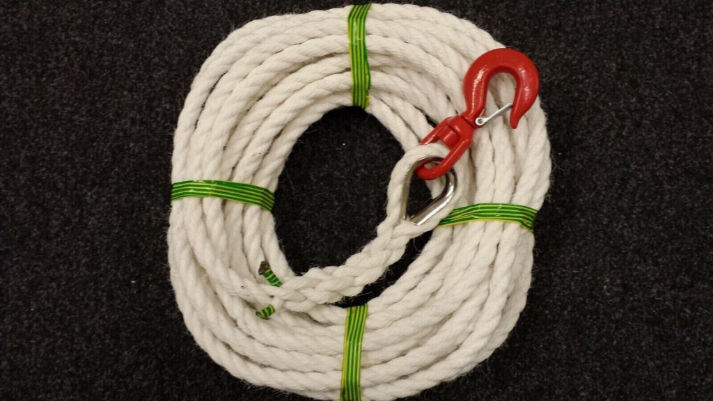 Gin Wheel Rope - 20 M of 16mm Staplespun Rope with 1.5TON Swivel Hook ...